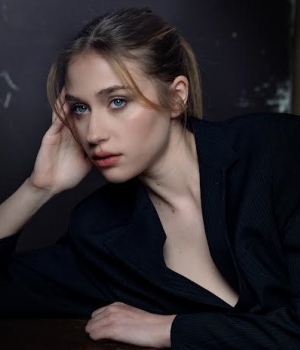 Attrice Cocco Elisa | Filmografia, curriculum e foto